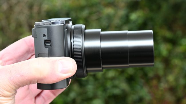I believe the reason compact cameras zoomed ahead in popularity in the ...