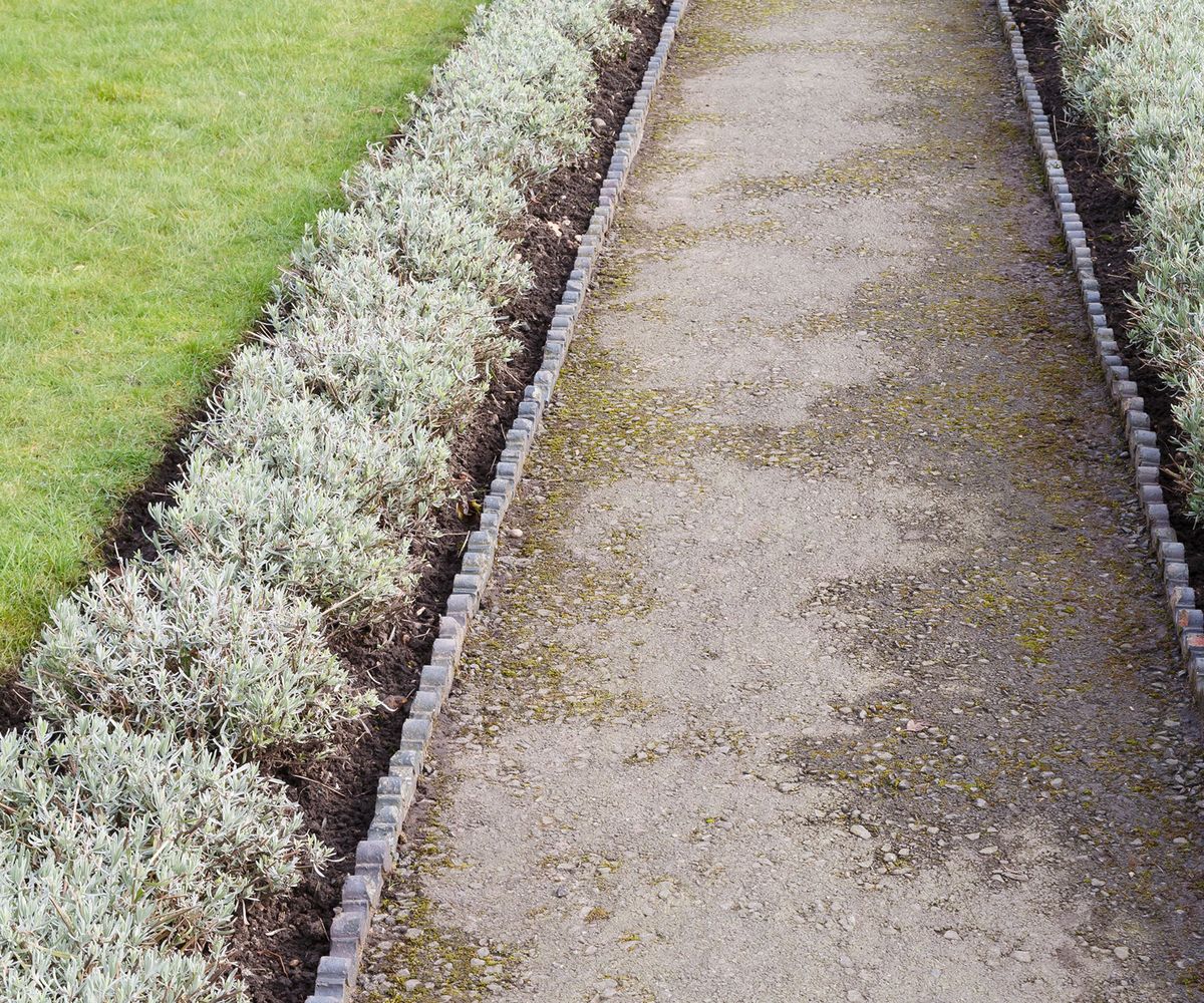 Garden edging ideas: Keep your outside spaces neat and tidy | Homebuilding