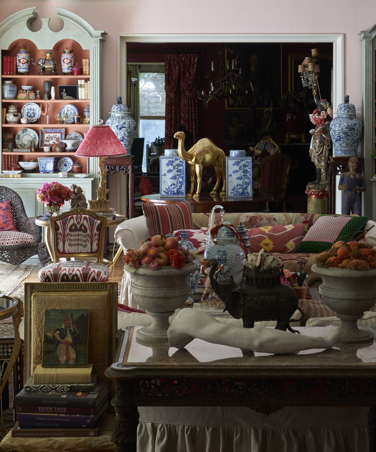 Introducing 'Dark Academia’ – the mysterious interiors trend | Homes ...