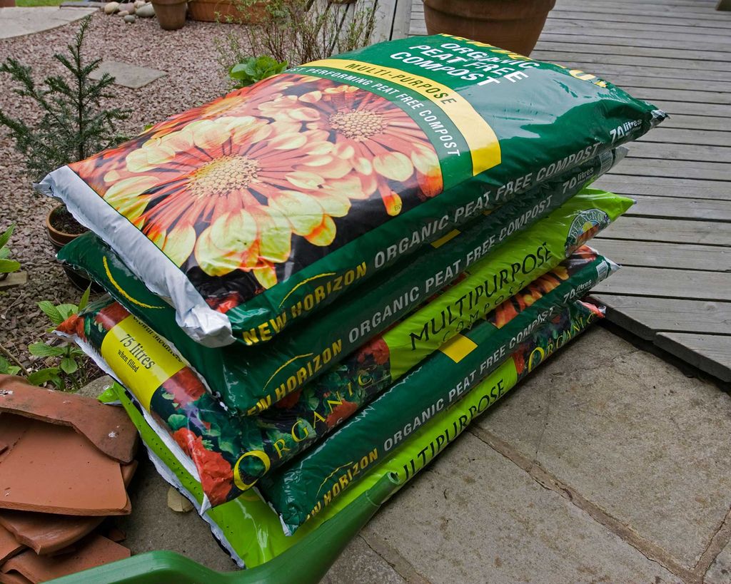 What is peat-free compost and why should I buy it? Our guide explains ...