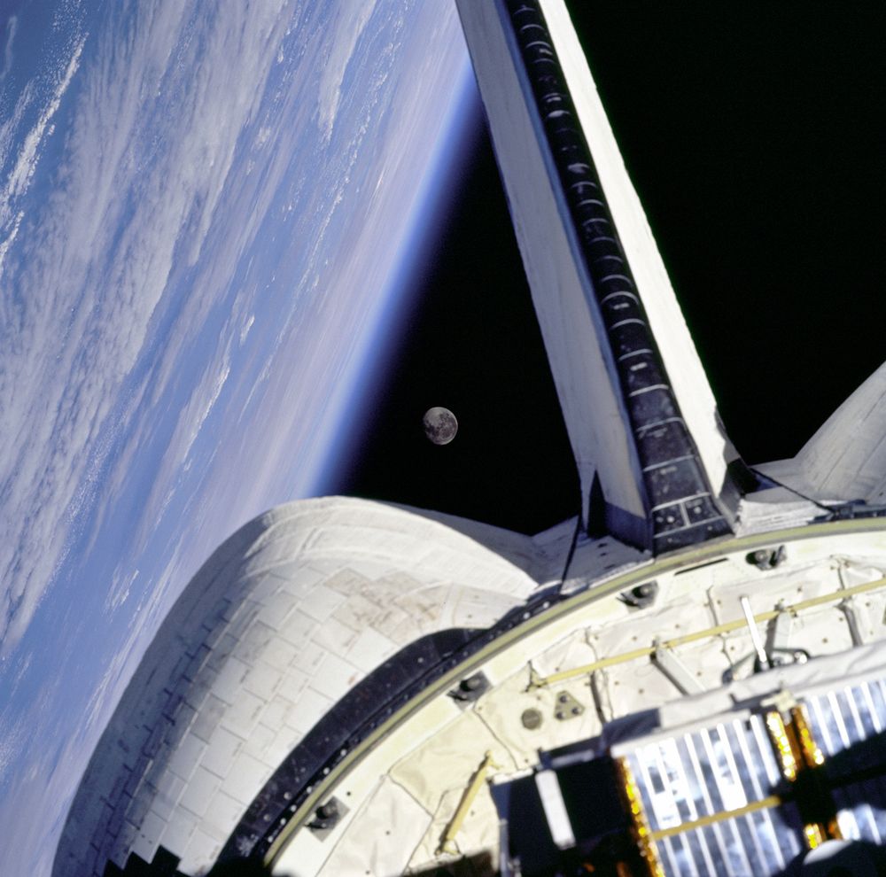 10 Amazing Space Shuttle Photos | Space
