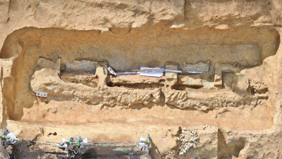 7.5-foot-long sword from 4th-century Japan may have 'protected ...