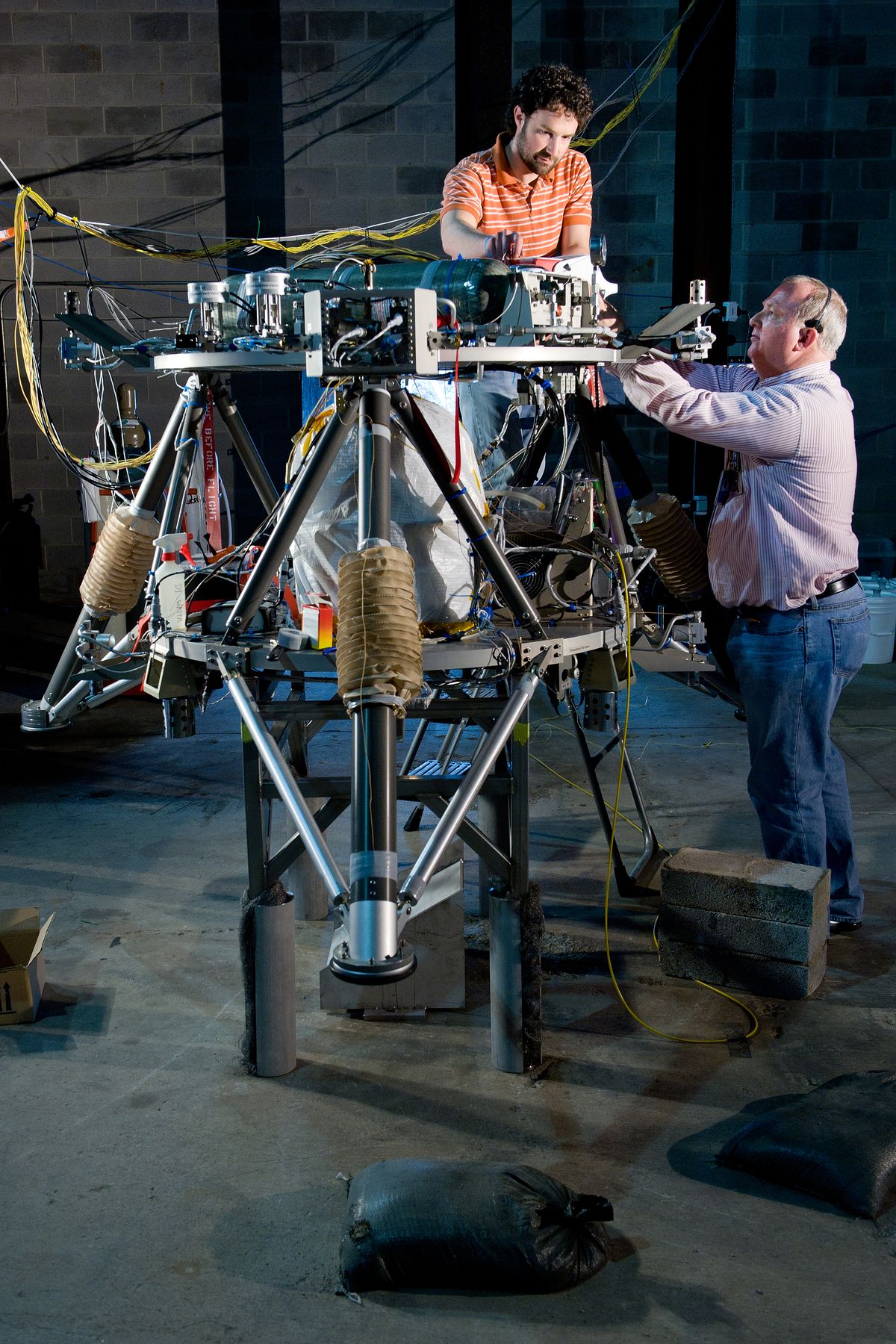 Photos of NASA's Mighty Eagle Planetary Lander Prototype : Page 2 | Space