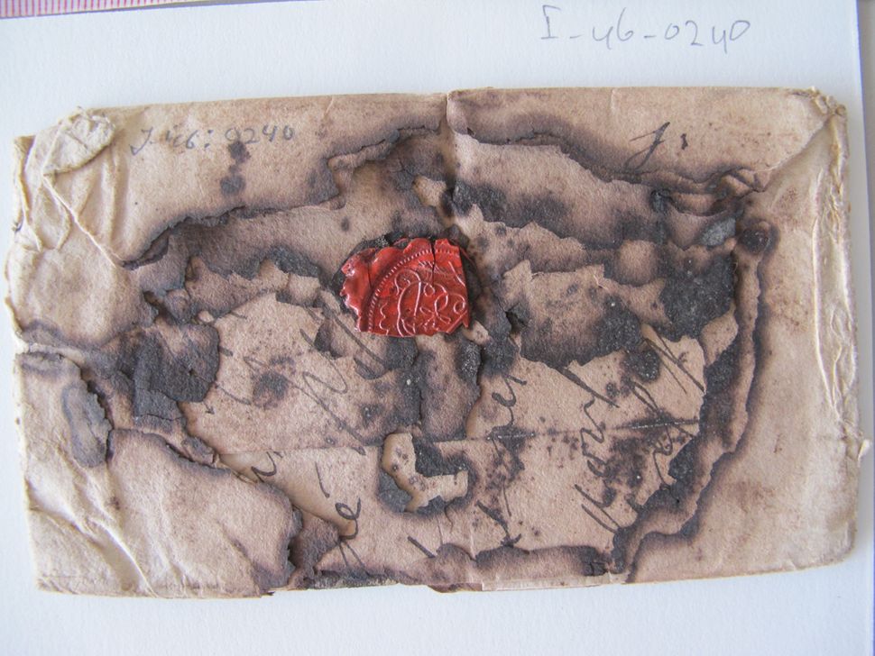 Photos: Treasure Trove of Unopened 17th-Century Letters | Live Science
