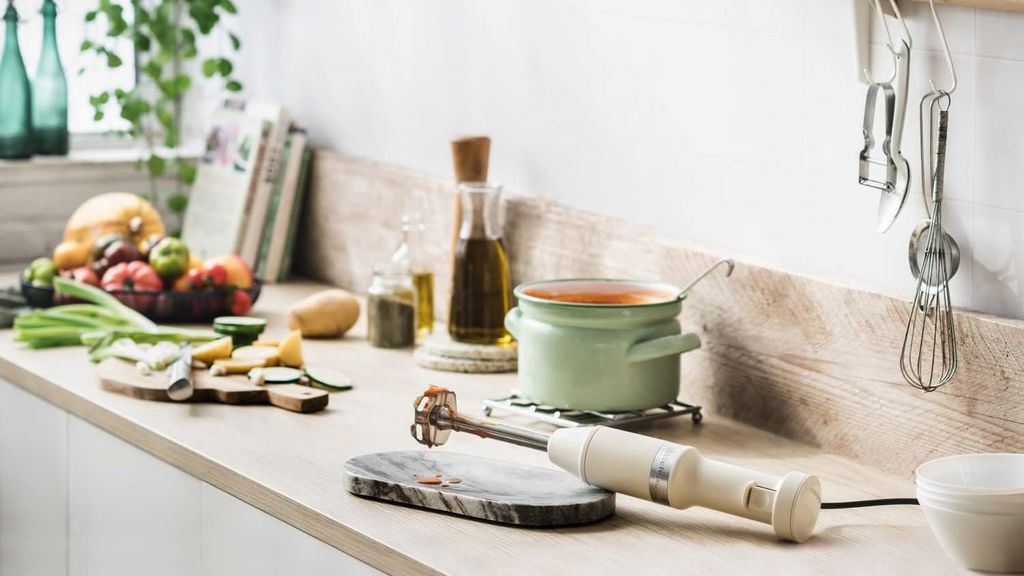 KitchenAid Go Cordless Hand Blender with accessories review - I tried ...