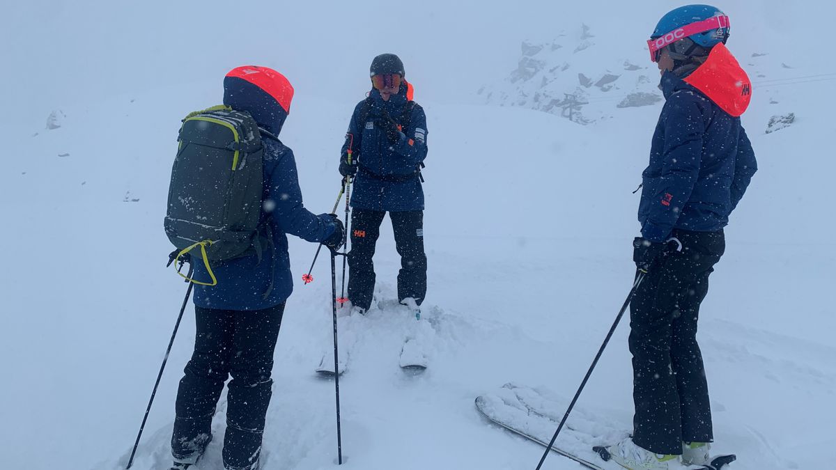 3 pro tips for skiing powder confidently | Advnture