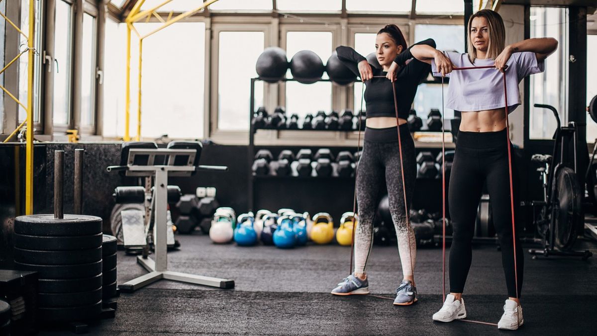 The 30-Minute Resistance Band HIIT Workout That Everyone Can Benefit ...