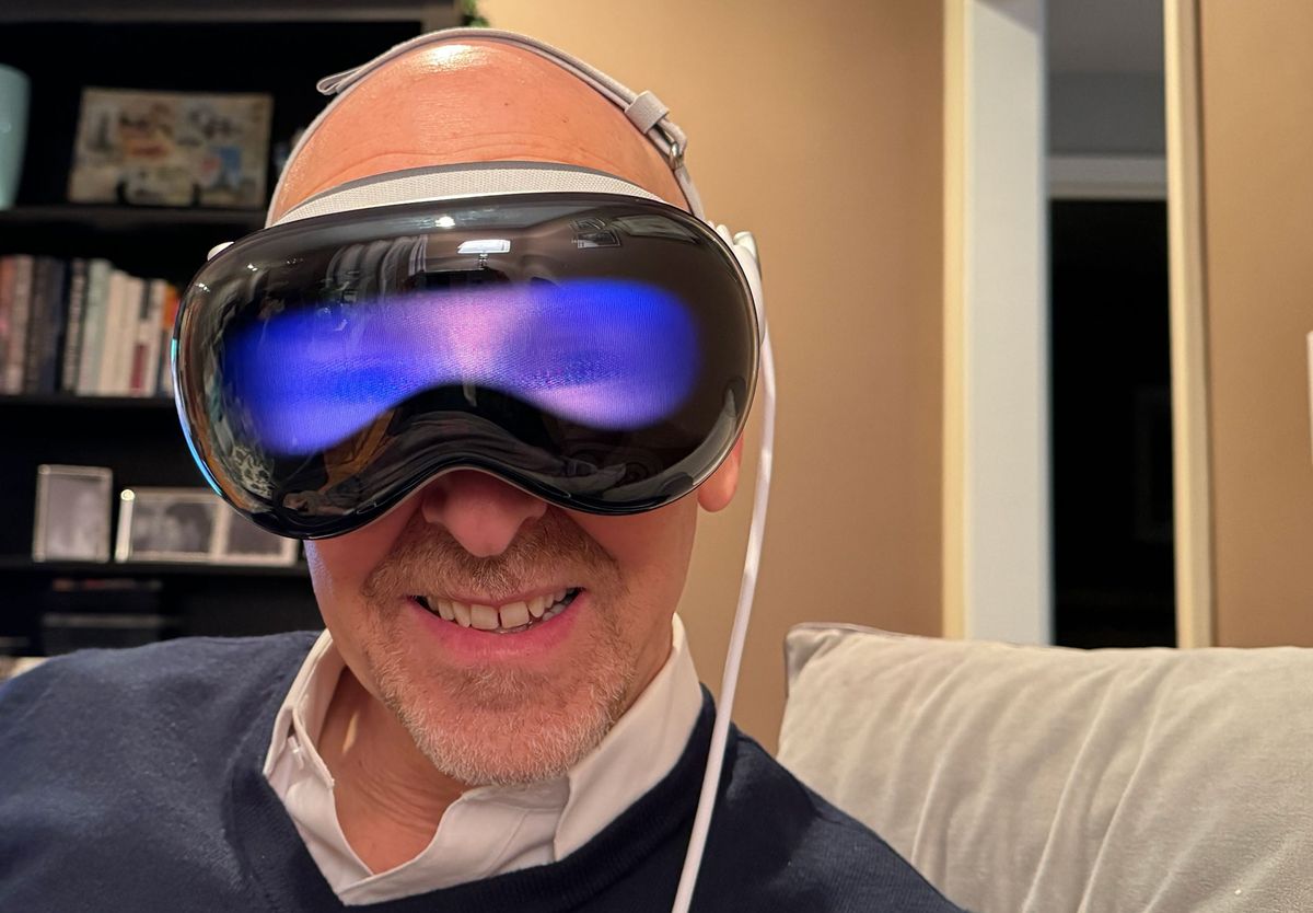 Two days with Vision Pro: Apple's almost convinced me to part with ...