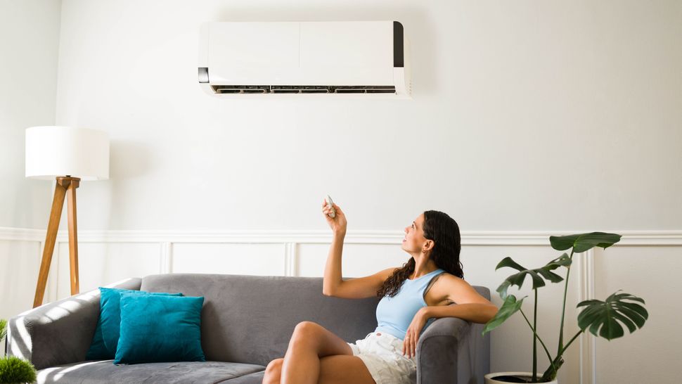 5 ways to dry out a room without a dehumidifier — and reduce dampness ...