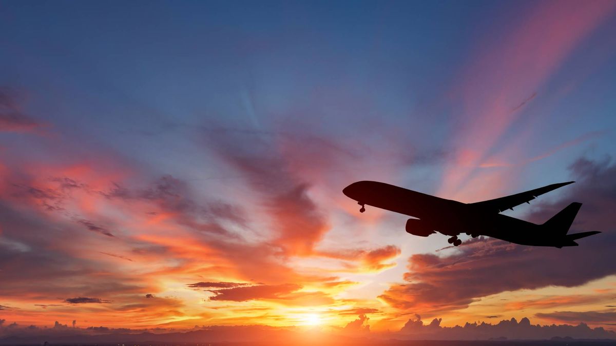 A huge Emirates sale is happening right now so pack the sun cream and ...