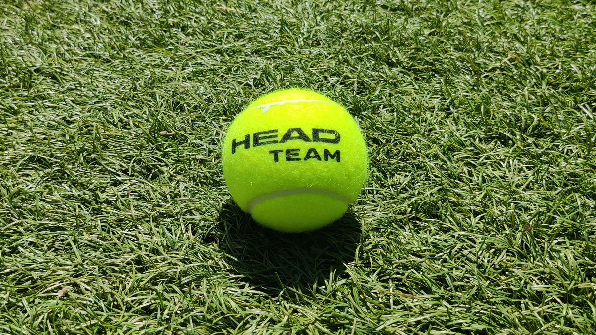 The Best Tennis Balls For Different Surfaces, Value For Money And ...