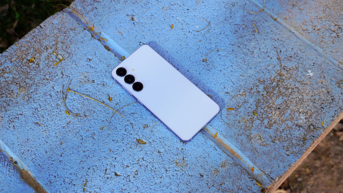 Samsung Galaxy S25 review: The last compact Android flagship | Android Central