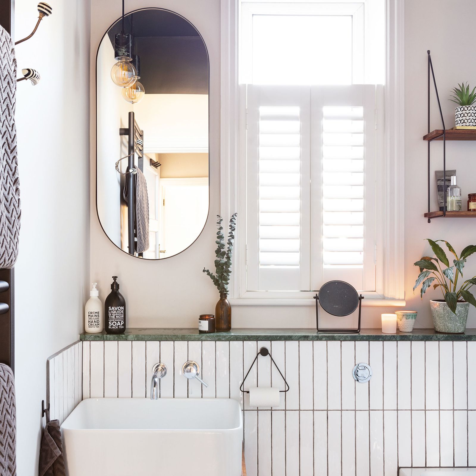 Do vertical or horizontal tiles make a small bathroom look bigger ...