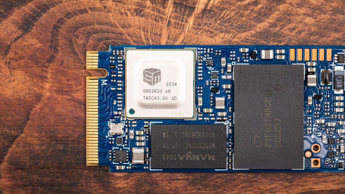 Intel Optane Memory H20 M.2 NVMe SSD Review: Running Optane and Flash ...