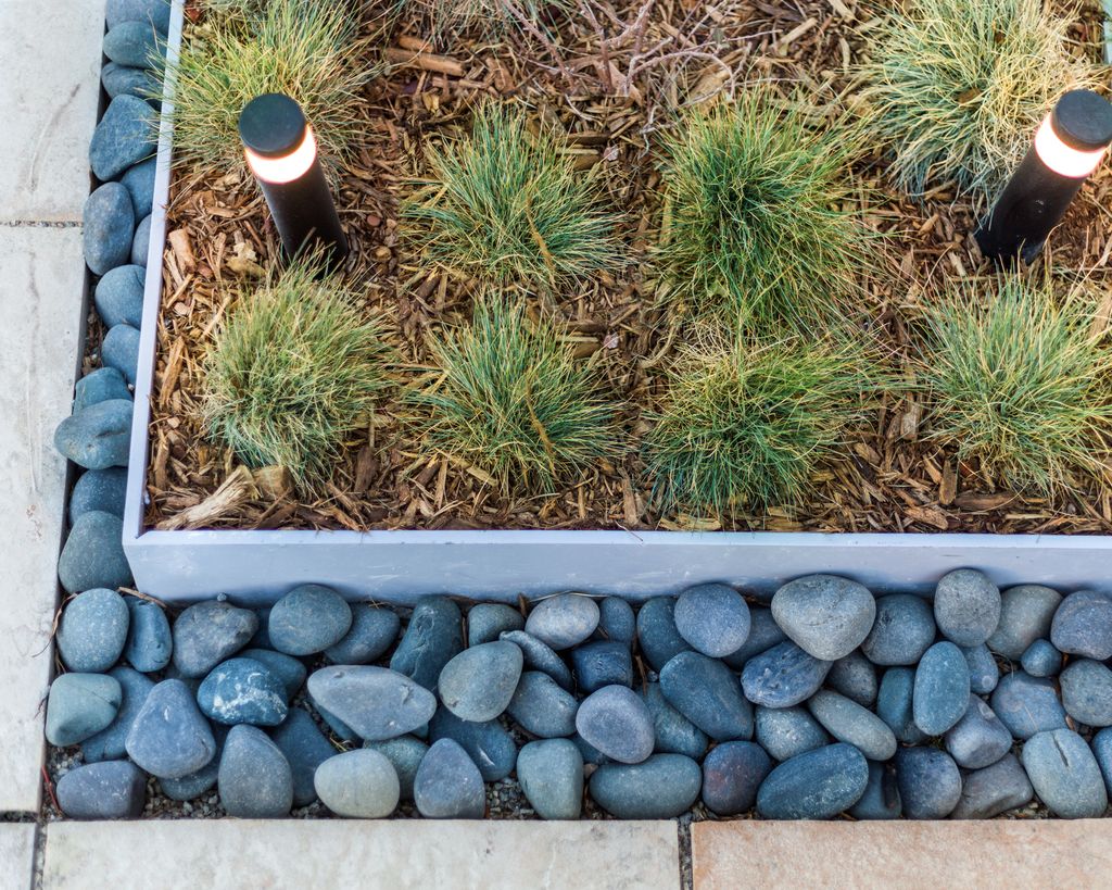 Landscaping with pebbles: 14 creative ways to use them | Gardeningetc