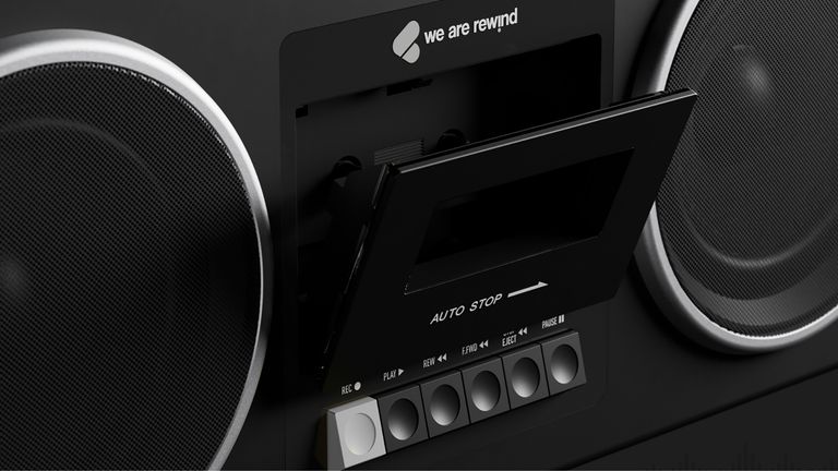 The boombox is back and we're off to rock the block | T3