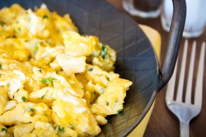 How to make scrambled eggs: an easy, tasty and nutritious meal | Real Homes
