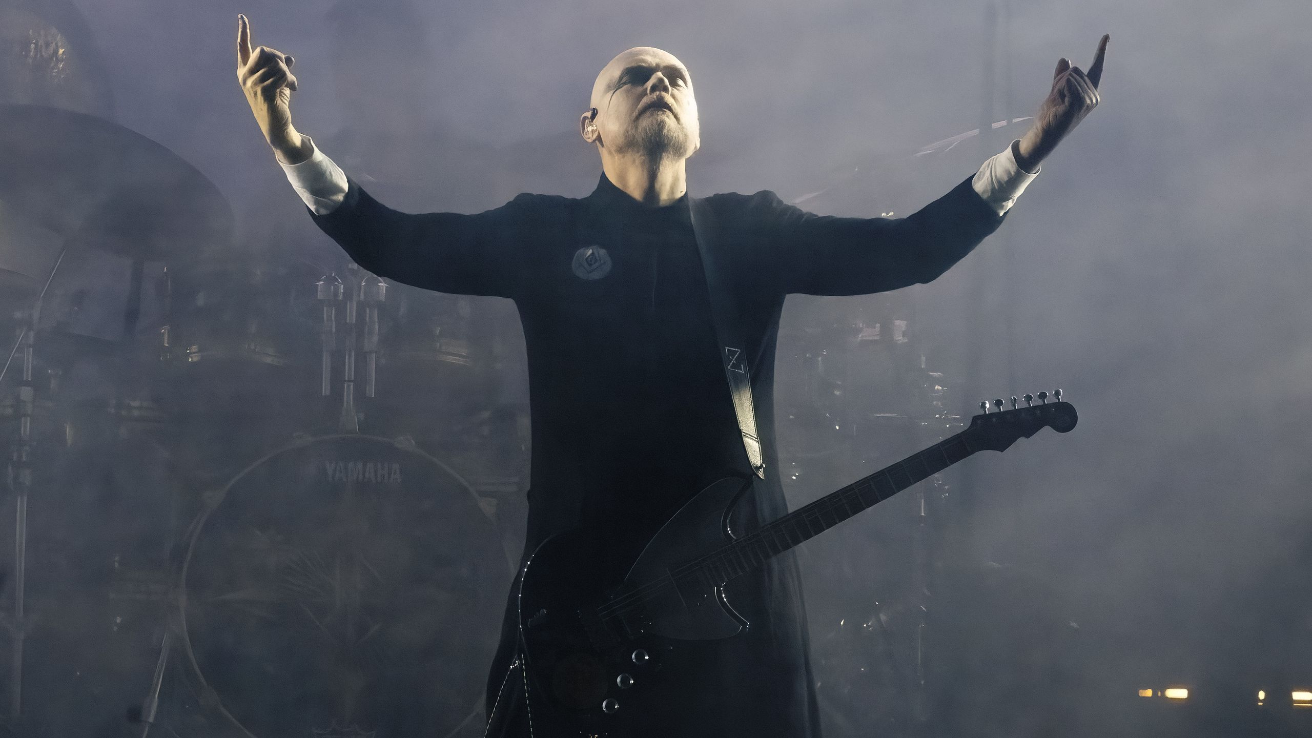 Billy Corgan joins Laney amps and sits down with Perry Farrell for ...