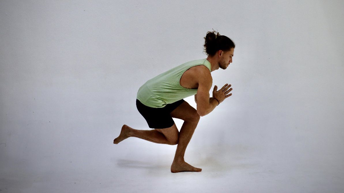 An expert trainer recommends these 10 yoga moves to strengthen your ...