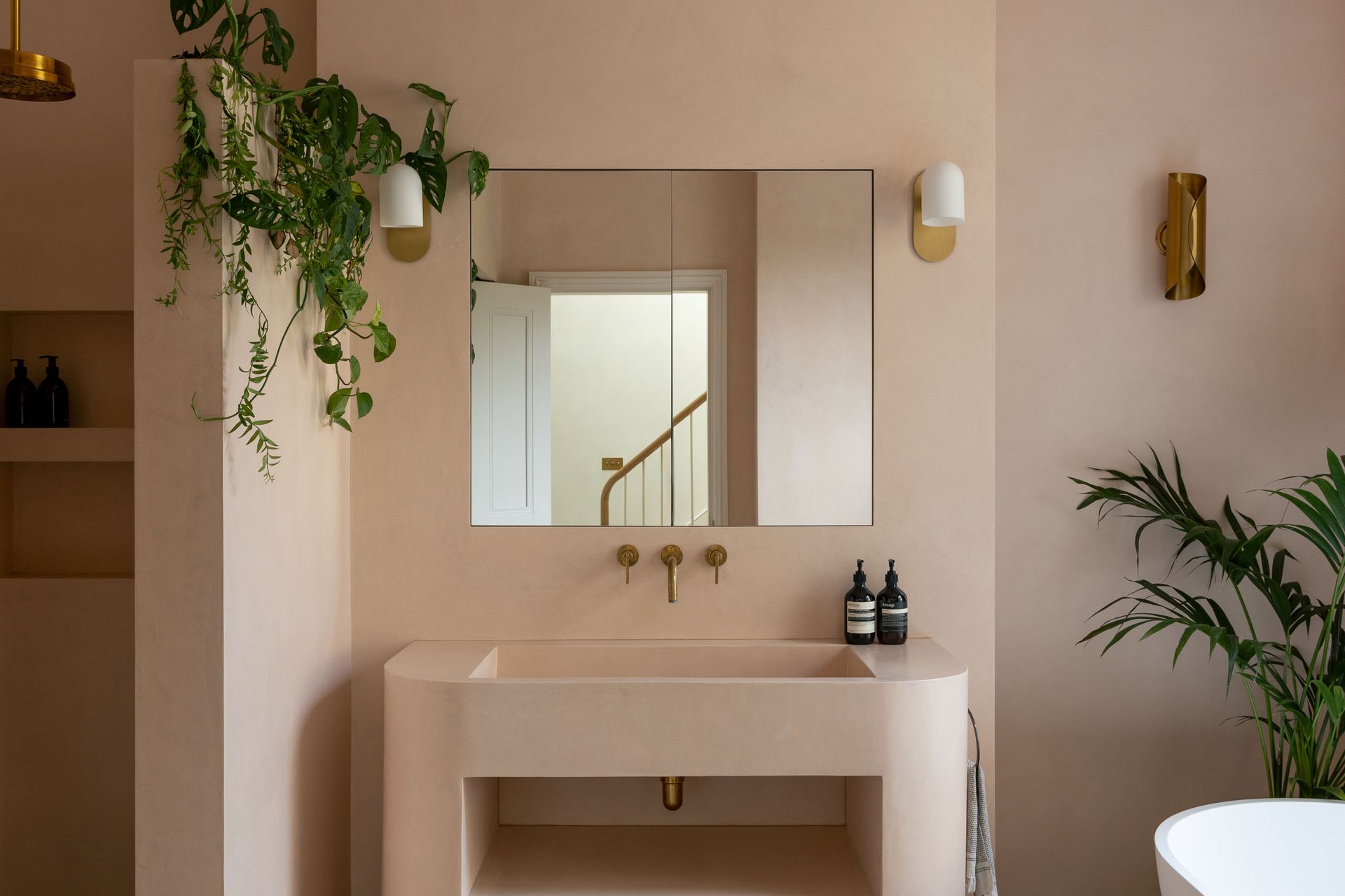 Geometric extension radically re-shapes a London Victorian townhouse ...