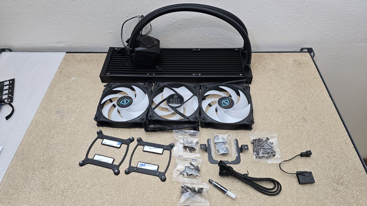 Iceberg Thermal IceFLOE Oasis 240 and 360 Review: Quiet cooling ...