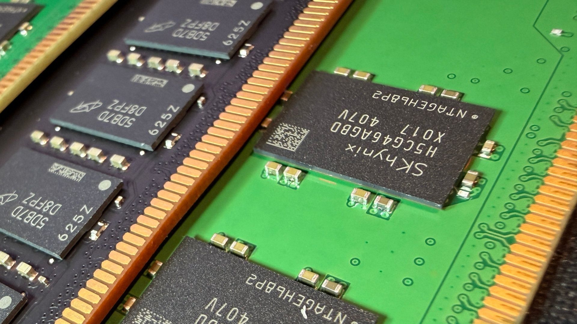 We're starting to get convincing counterfeit DDR5 modules, just in case ...