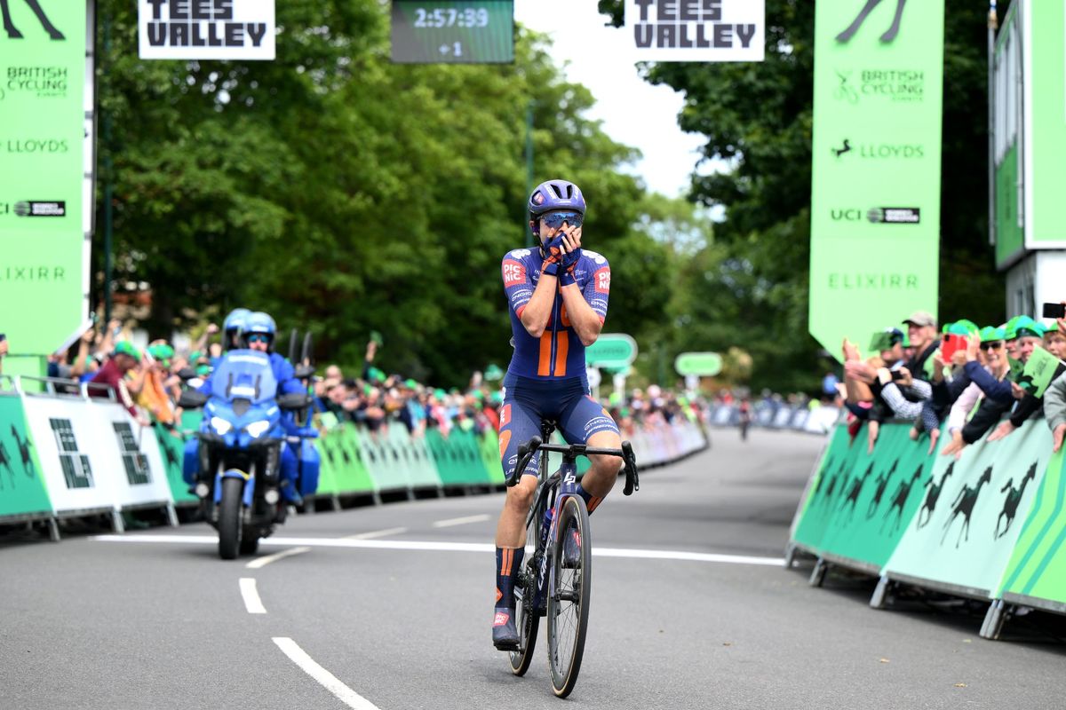 Chaotic stage 2 at Tour of Britain Women sees Mara Roldan win and ...