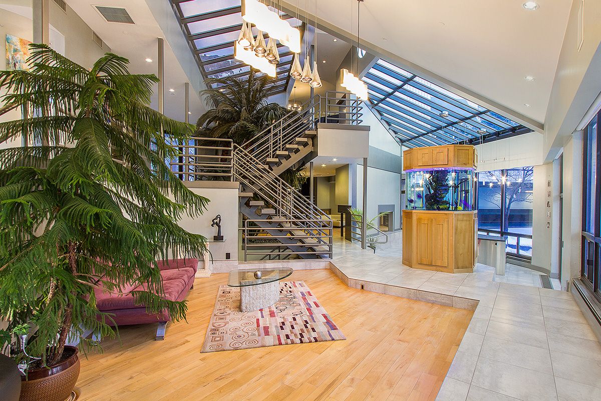 Here are 7 gorgeous '80s-era homes for sale | The Week