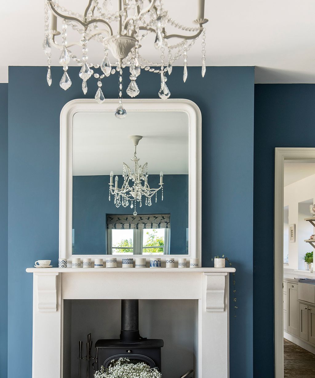 Lighting a dark room: 10 top tips from experts | Homes and Gardens