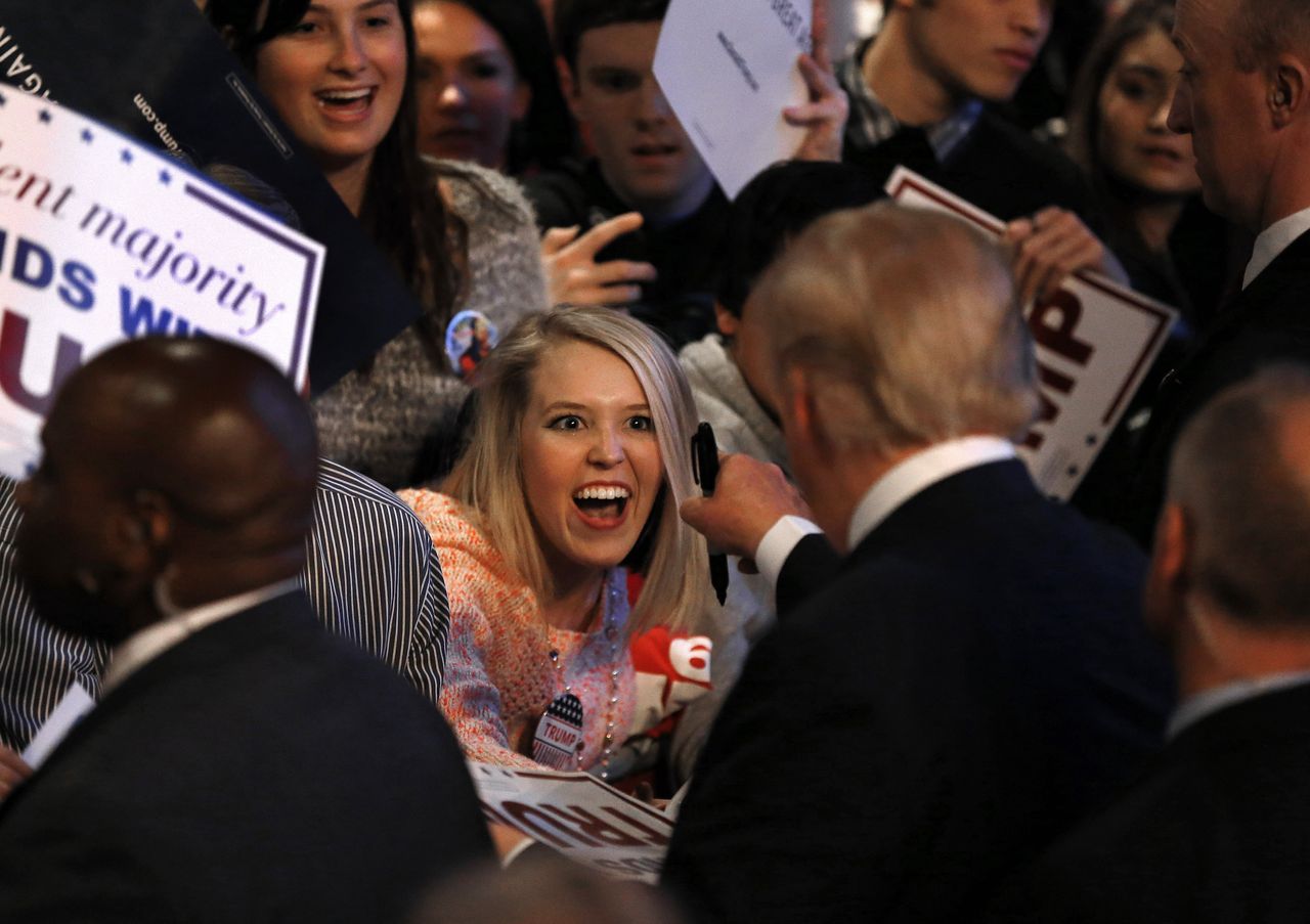 I can't stop looking at people looking at Donald Trump | The Week