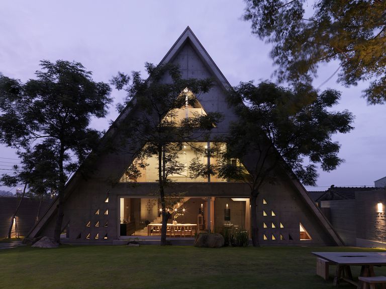 Explore A Modern, Concrete Villa In The Taiwanese Jungle