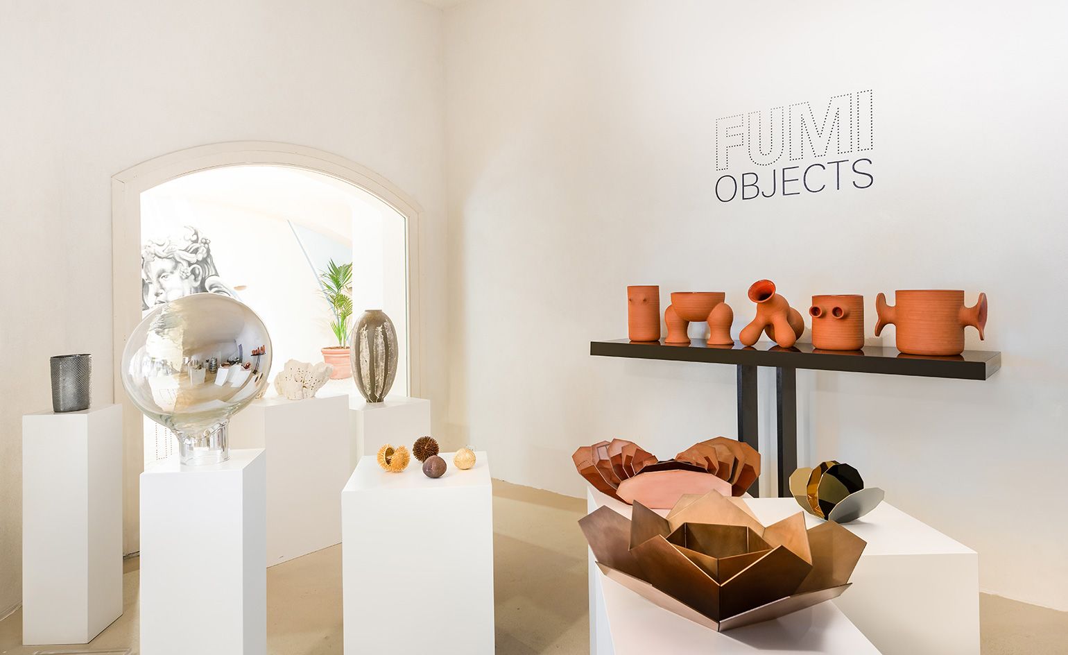 Gallery Fumi Presents Yuki Ferdinandsen S Sculptural Silver Wallpaper