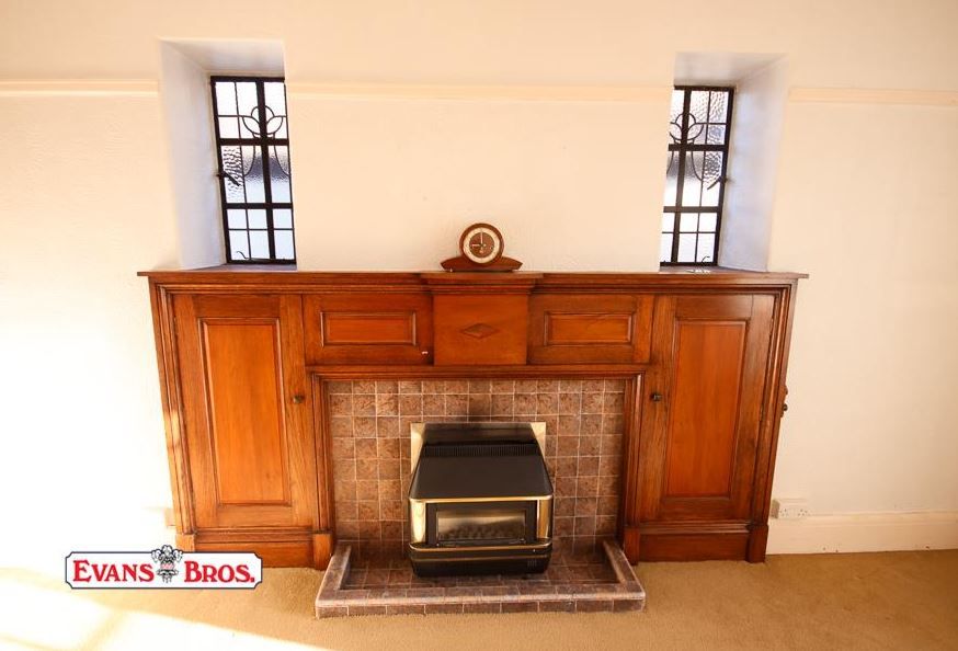 This 1930s Arts and Crafts style home is ripe for a renovation project ...