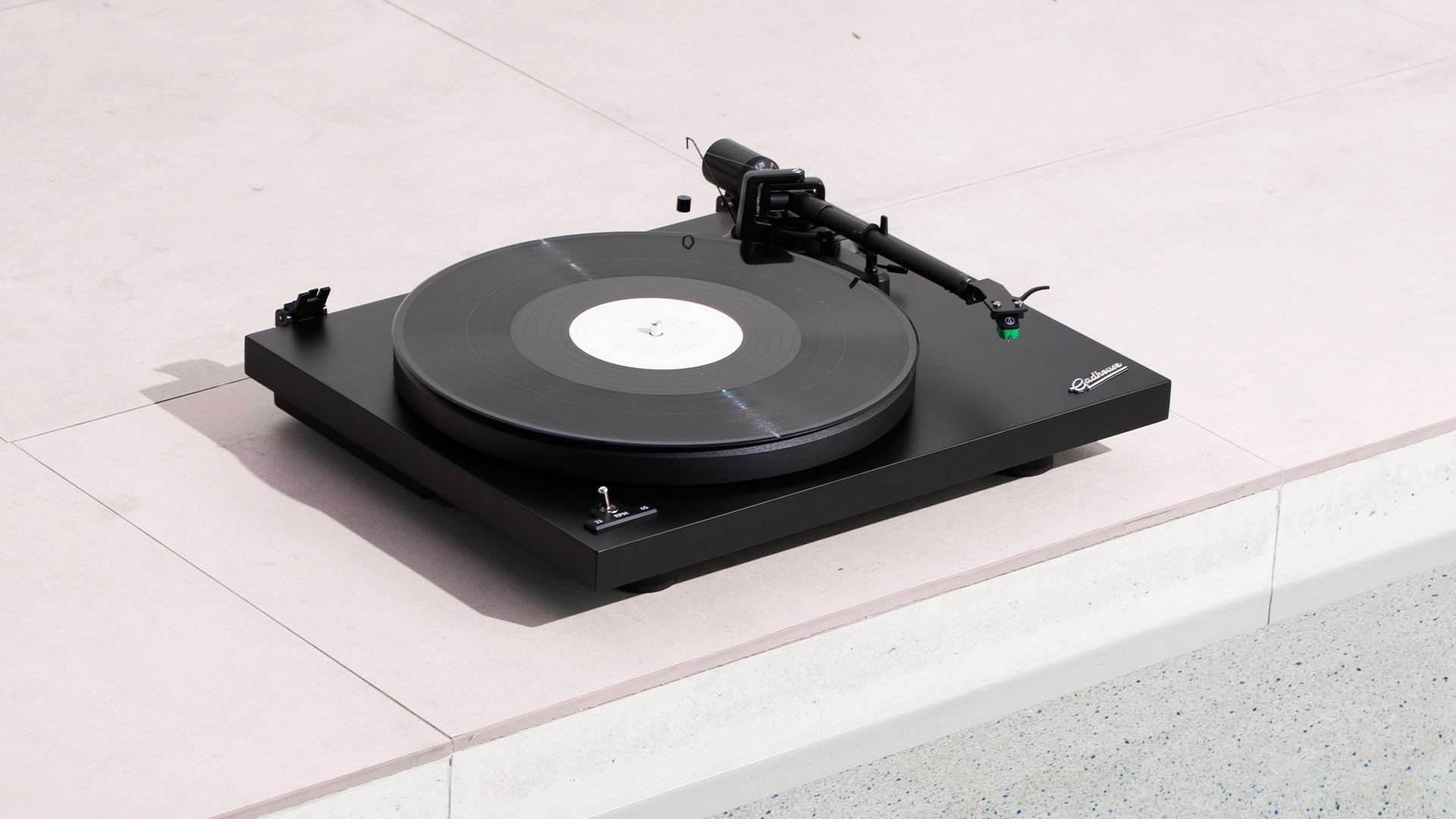 This cheap Bluetooth turntable looks ideal for vinyl beginners – with ...