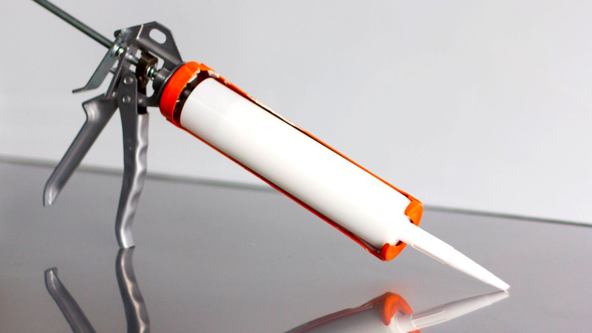 5 caulking tools a wise DIYer should always have in their toolbox ...