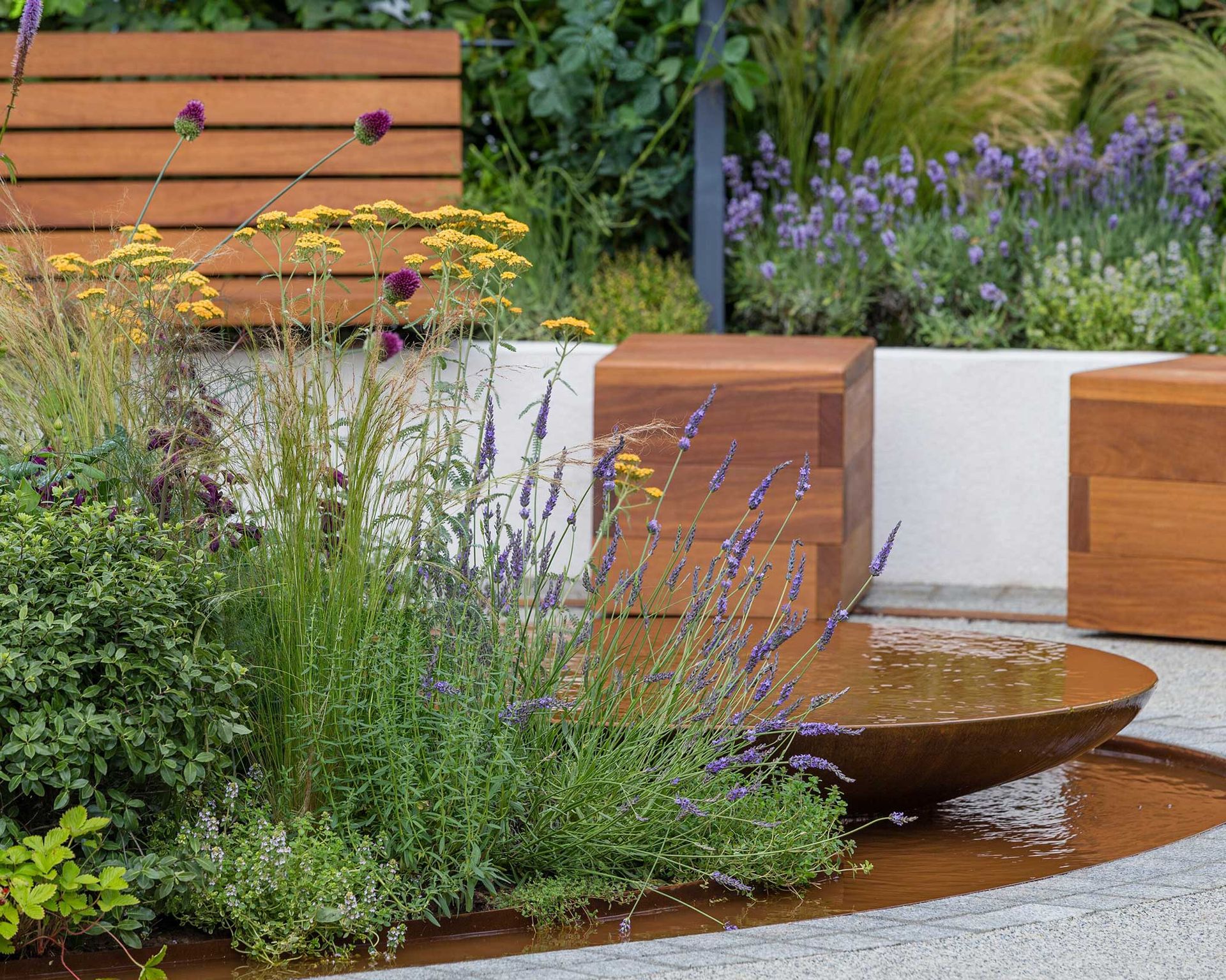 Wildlife pond edging ideas: 10 nature-friendly designs for your ...