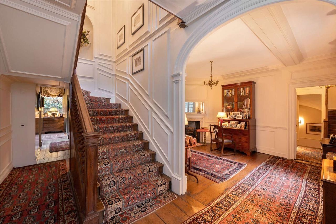 A gorgeous home that offers a slice of country life in the heart of ...