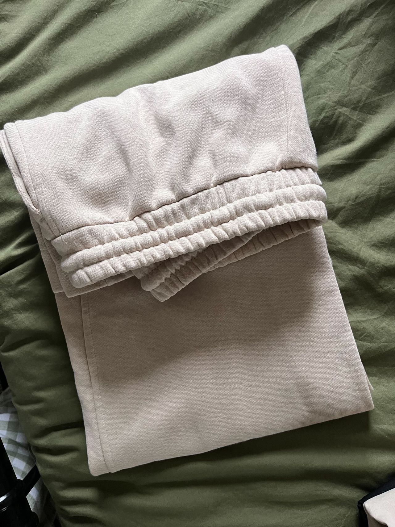 I love Nate Berkus' hack for folding sweatpants | Homes and Gardens