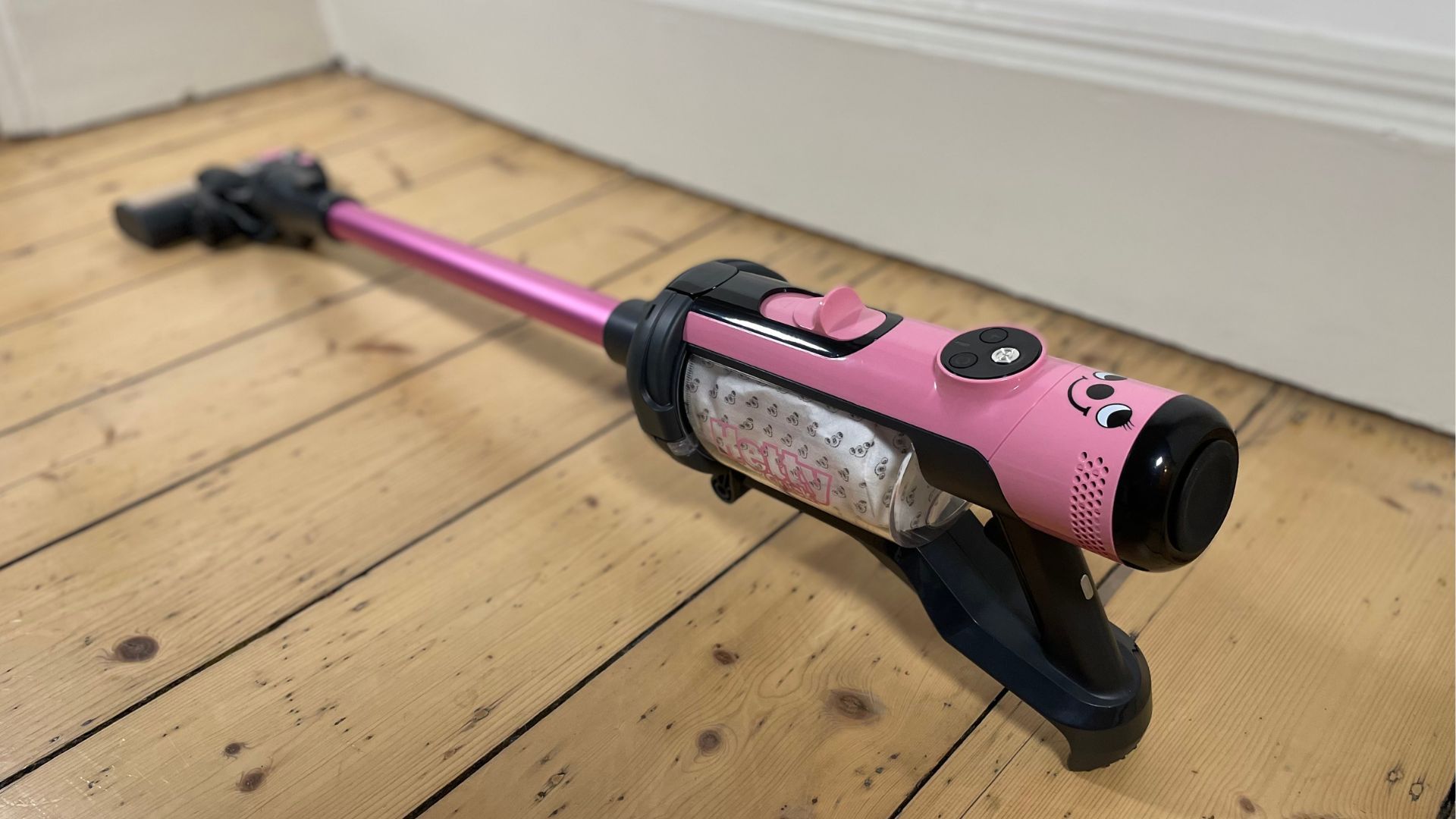 Hetty Quick Cordless Vacuum review: retro and robust | Woman & Home