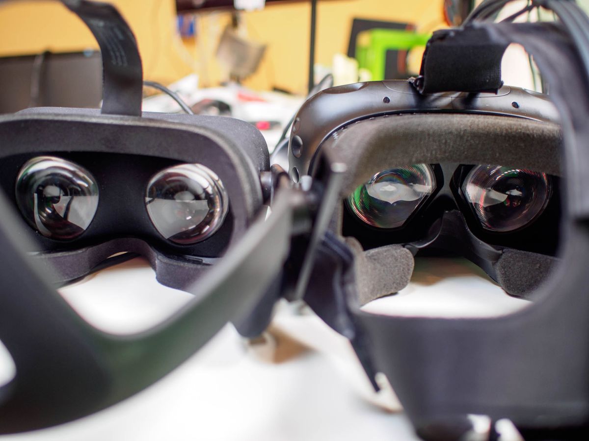 HTC Vive vs Oculus Rift: Which should you buy? | Windows Central