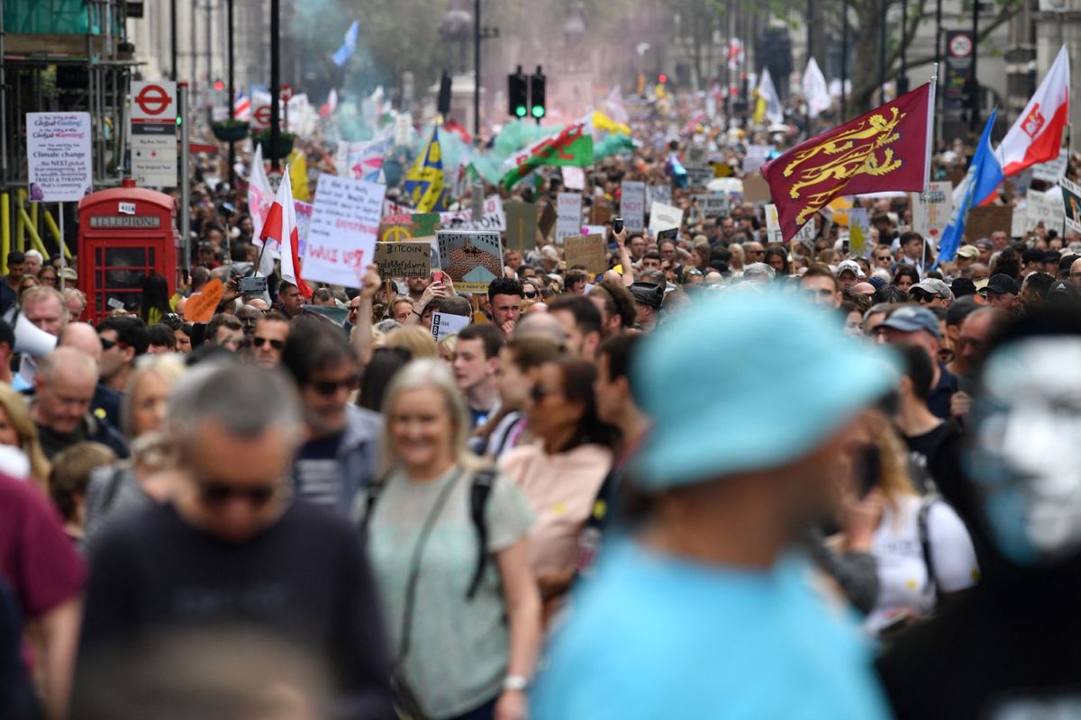 ‘How far-right conspiracy theories seduced the left’ | The Week