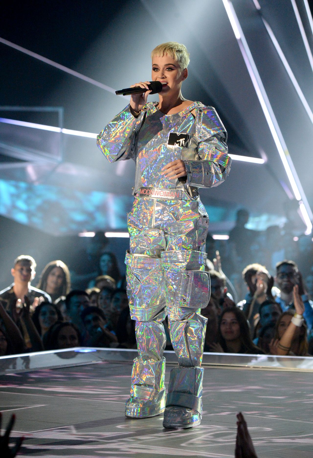 Katy Perry's 2024 VMAs Red Carpet Look Brings the Nasty-Sweaty Club Rat ...