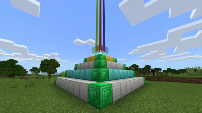 Minecraft Guide to Beacons: Recipe, setup, and more | Windows Central