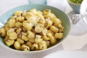 Wild mushroom gnocchi | Dinner Recipes | GoodtoKnow