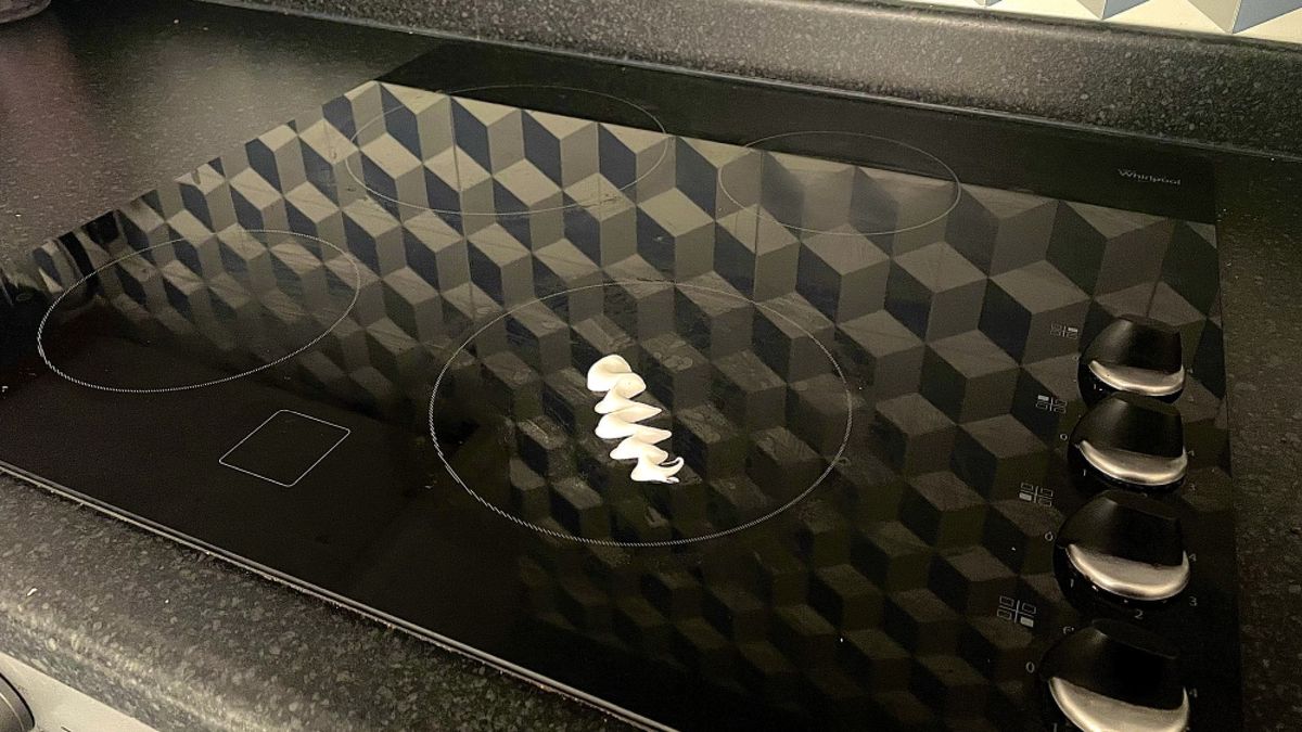 How to remove scratches on your glass stovetop using toothpaste | Tom's ...