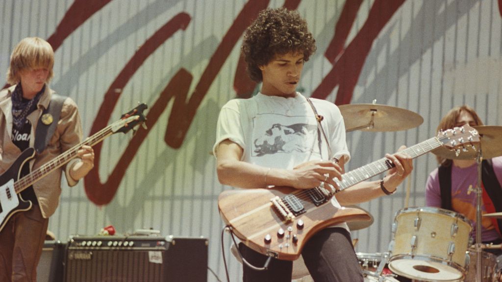 "I Sold My Soul to the Guitar”: Slash Explains How He Got Started ...