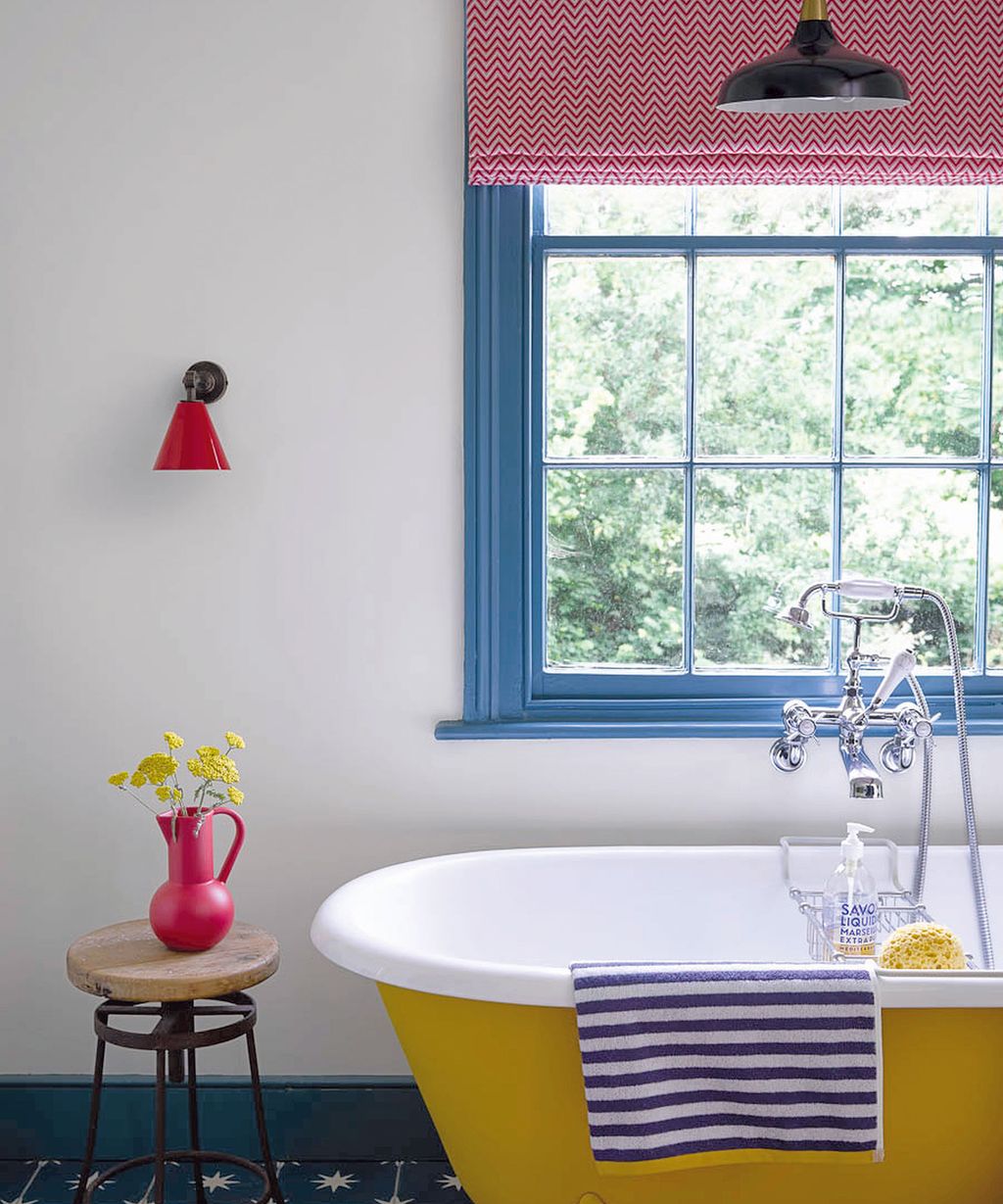 How to paint interior windows - a step-by-step guide | Ideal Home