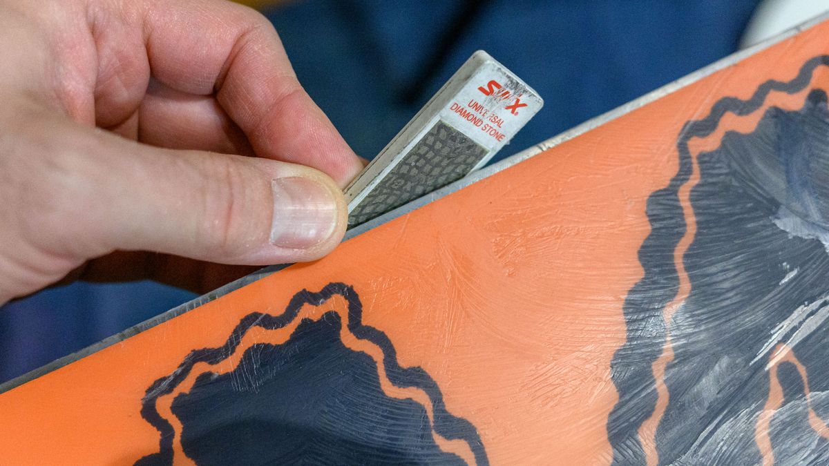 How to wax a snowboard at home | Tom's Guide