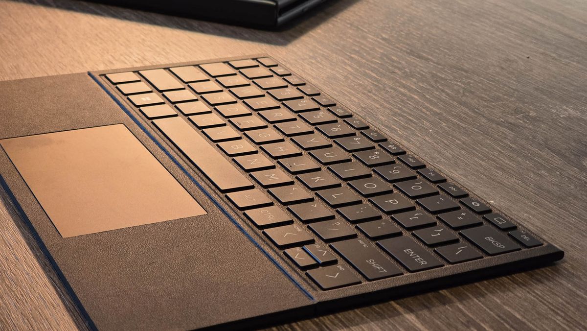 HP Spectre Foldable 17 review: a flagship screen and hugely versatile ...
