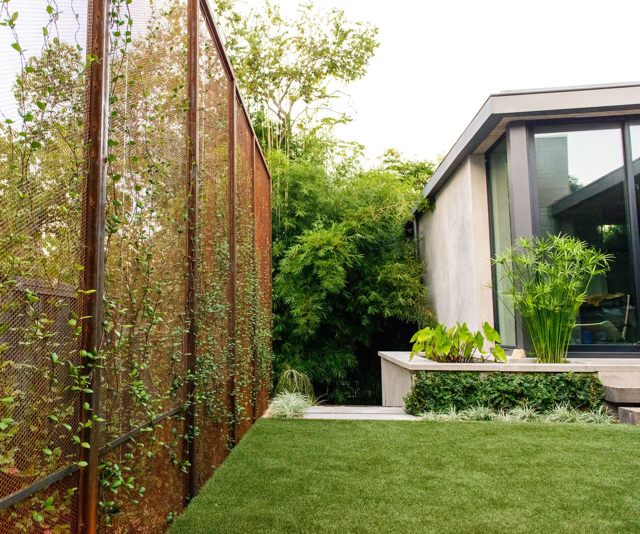 Townhouse backyard ideas: 10 latest looks and layouts | Homes and Gardens